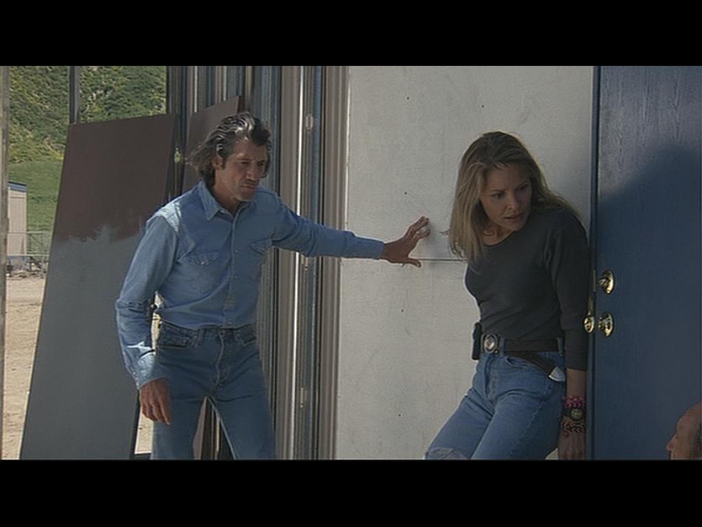 Rotten Reelz Reviews: Tremors Week: Tremors II: Aftershocks