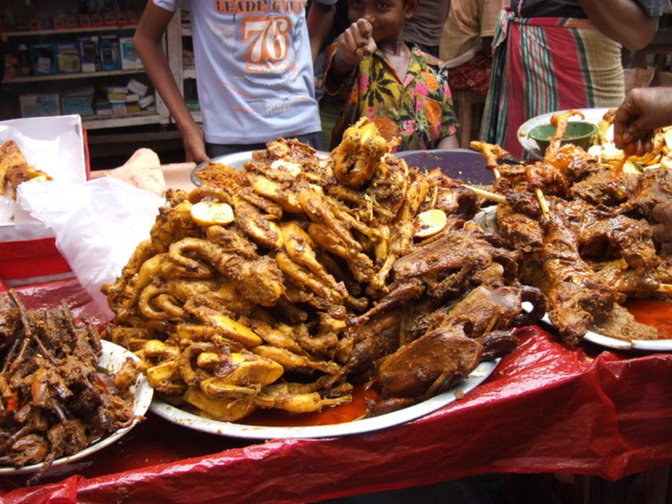 Ghurnayoman Ghora-Fera:::...: Bangladeshi Iftar Items