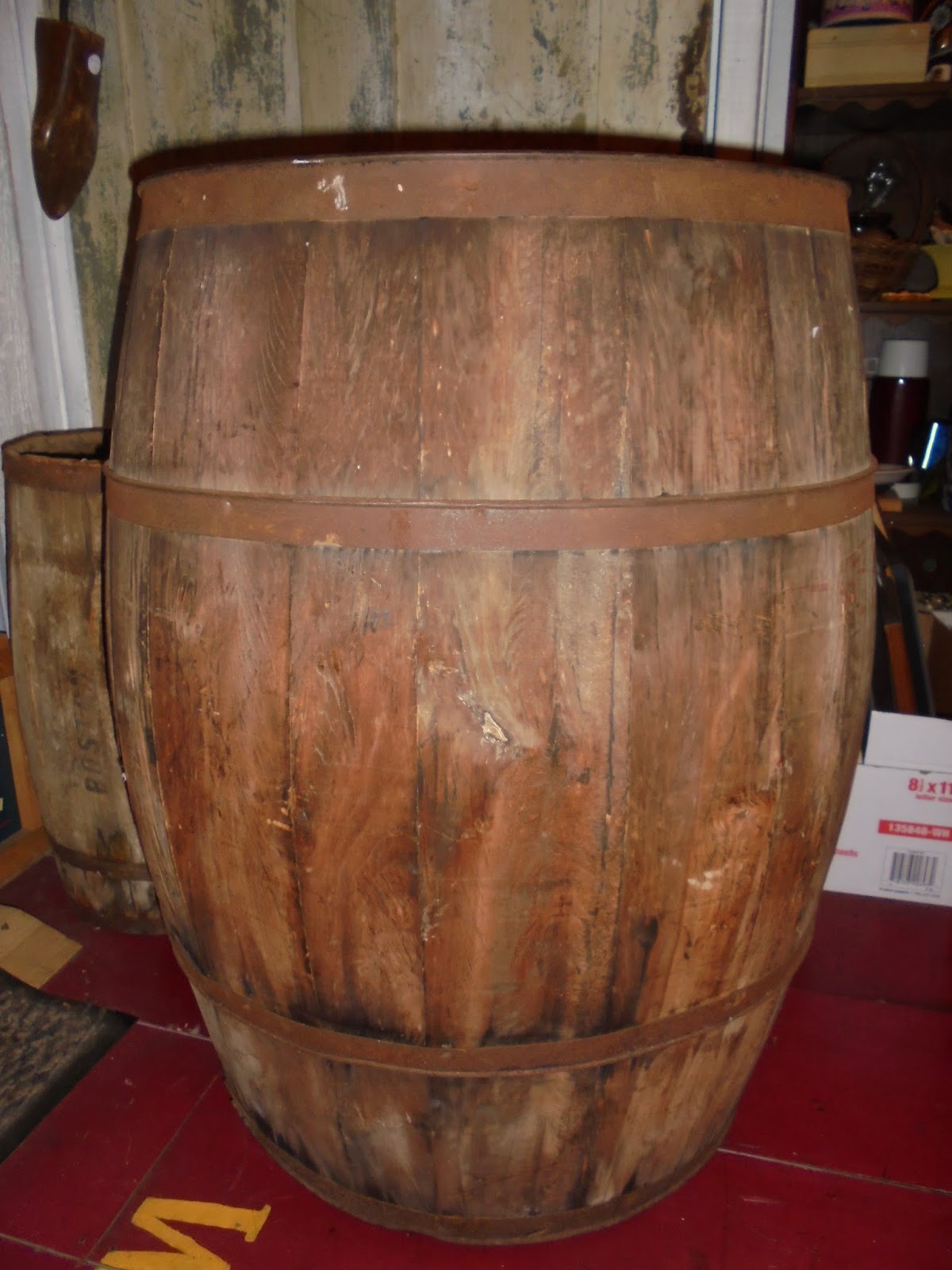 Log Cabin Antiques & Gifts: Very large and sturdy wooden barrel