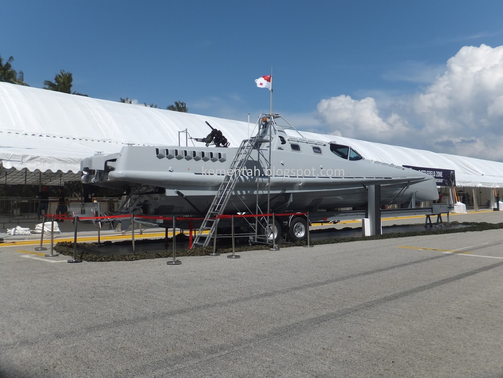 Senang Diri: See the Very Slender Vessel from the Singapore Armed ...