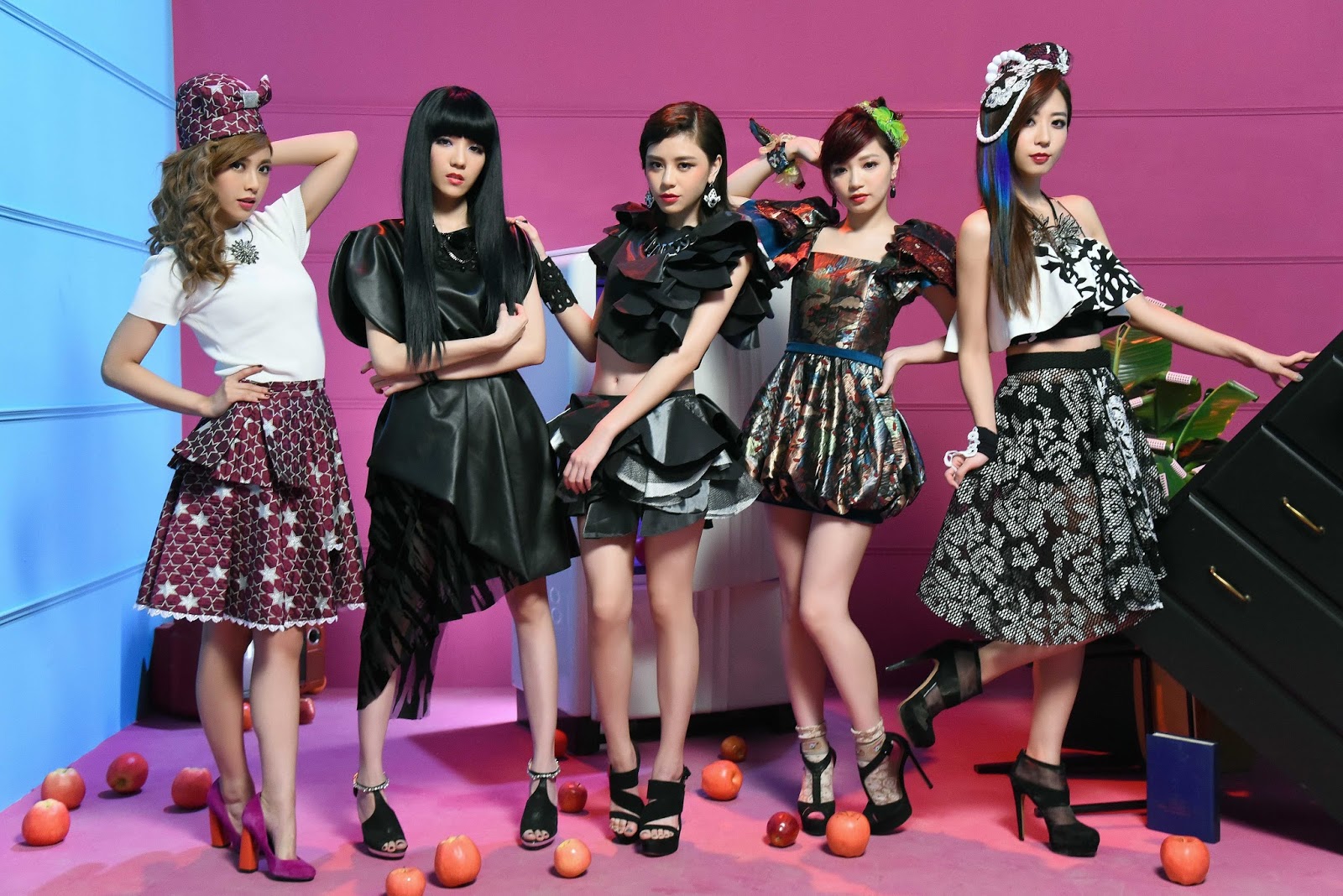 Popu Lady互掐脖抓髮 耍心機爭第一過足戲癮 - WoWoNews