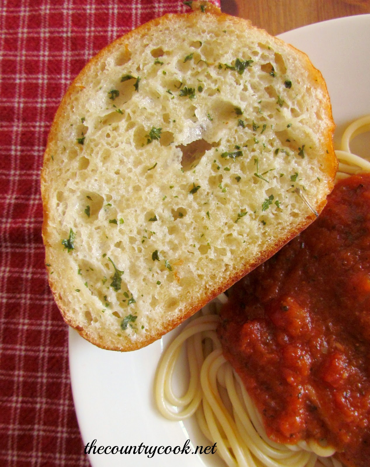 Easy Garlic Bread - The Country Cook