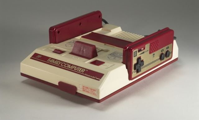 O legendário Famicom está fazendo 32 anos hoje!
