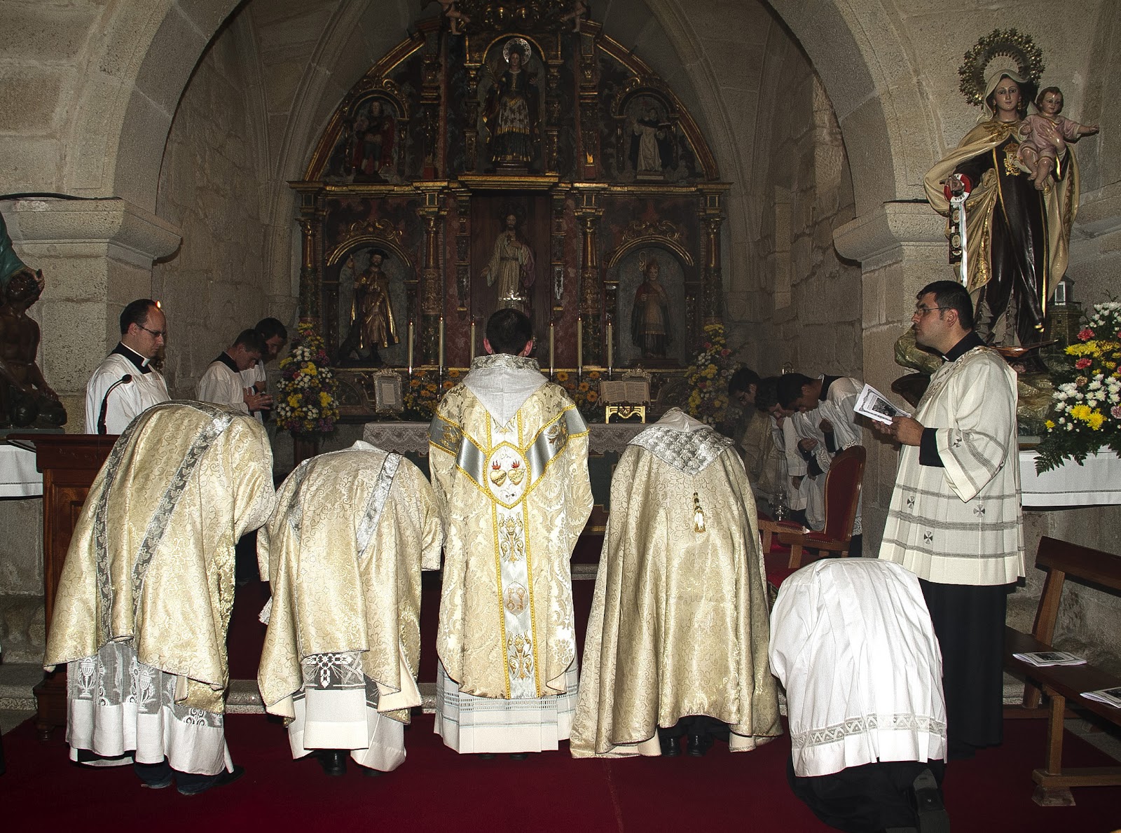 Missa Gregoriana no Mundo . SANTIDADE: Solemn Mass at Miami's Gesu. Two ...