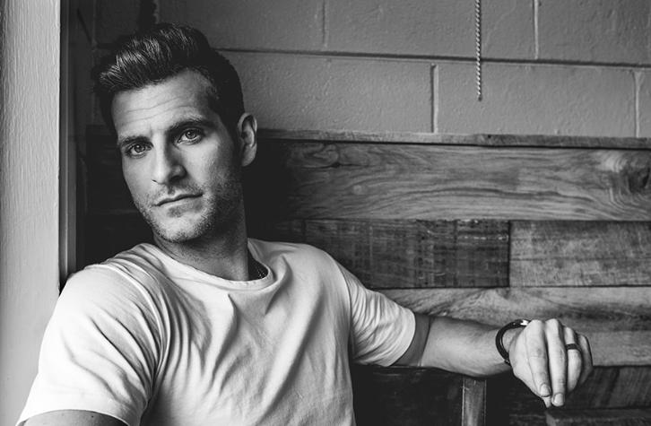 Alan Powell has booked a series regular role on Season 3 of Quantico ...