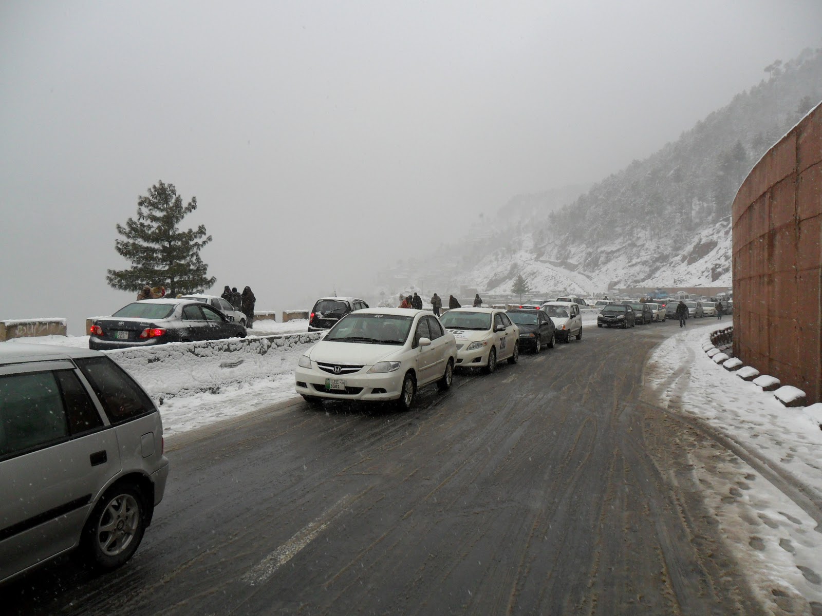 murree snow | Pakistan Info