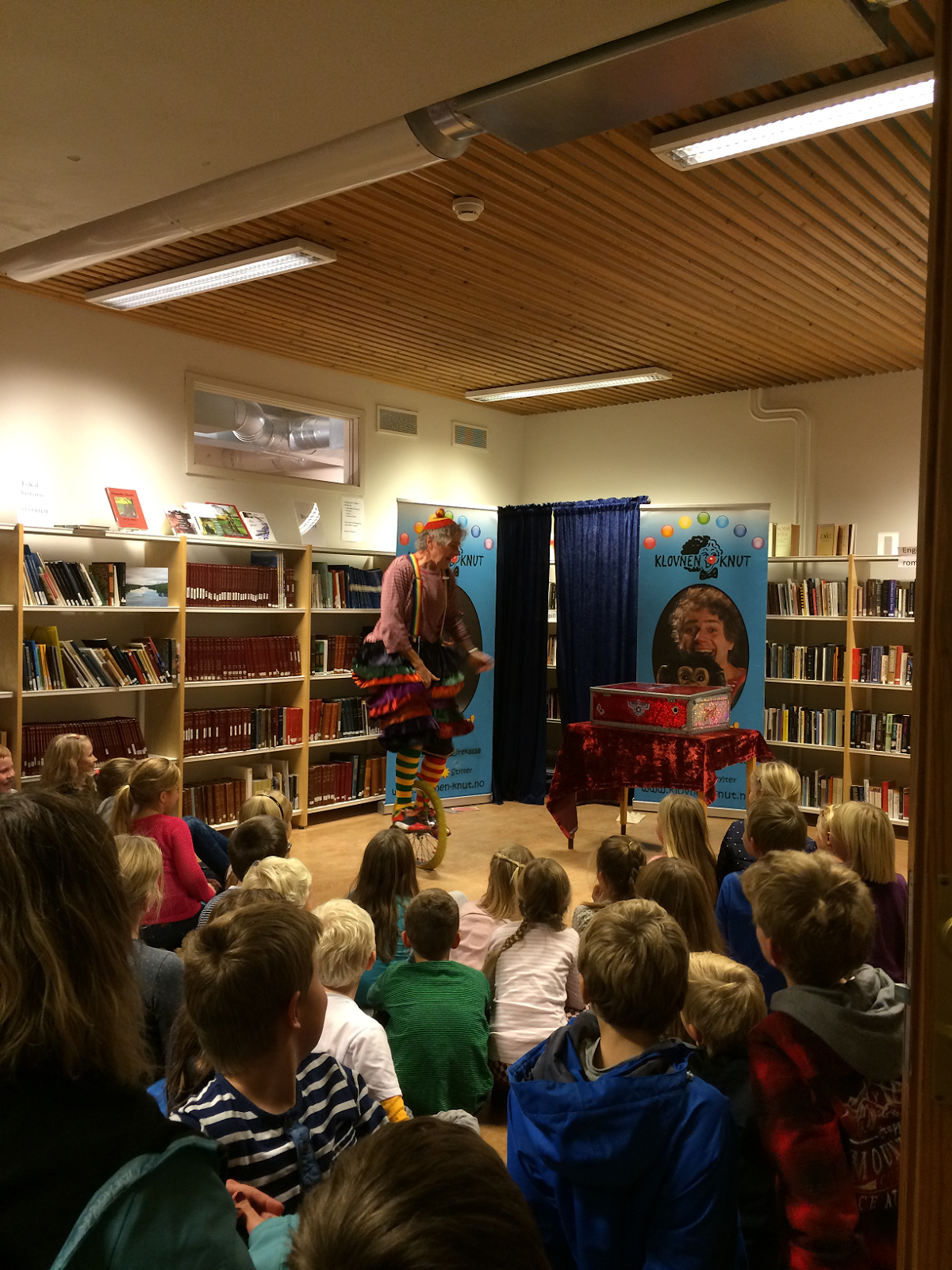Elverum bibliotek: Sommerles-avslutning med klovnen Knut