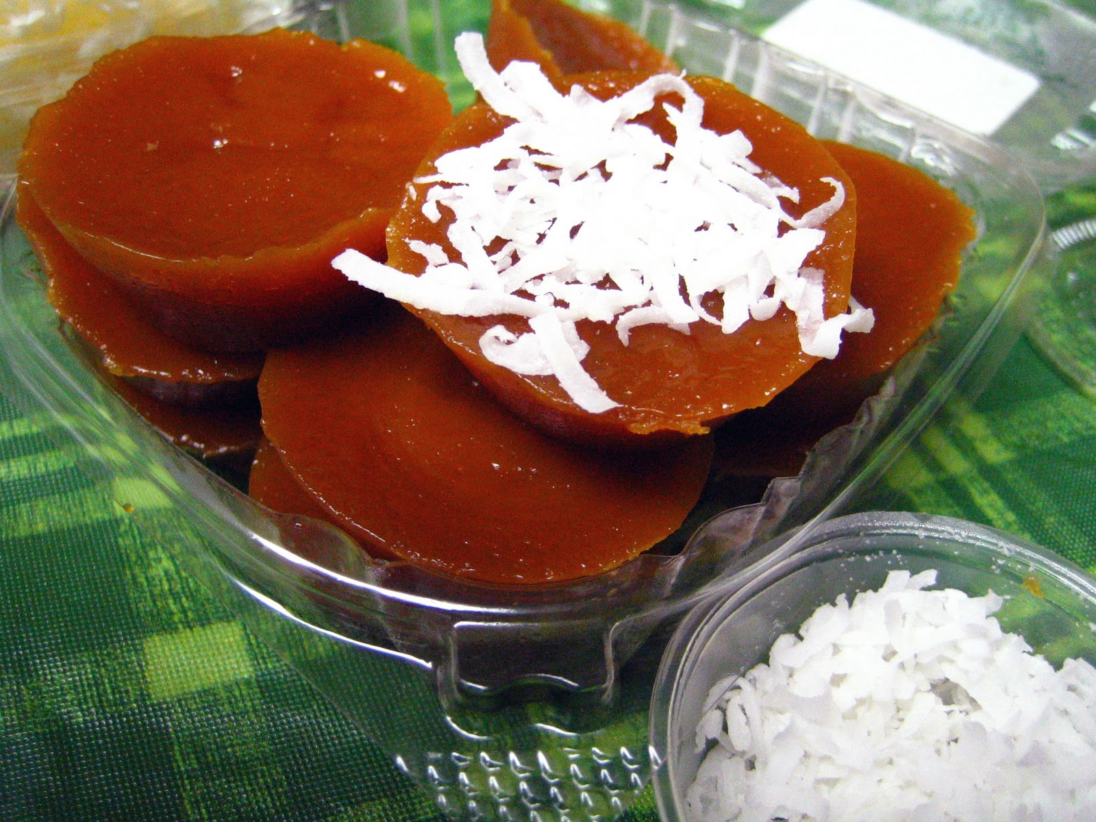 LtDan'sKitchen.com: Pichi-pichi and Kutsinta