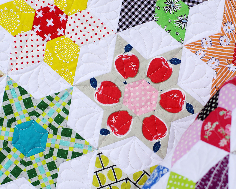 Red Pepper Quilts: The Daisy Chain Quilt - An English Paper Piecing ...