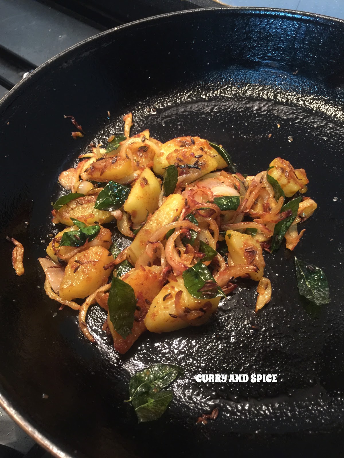 CURRY AND SPICE: TAWA ALOO MACCHI