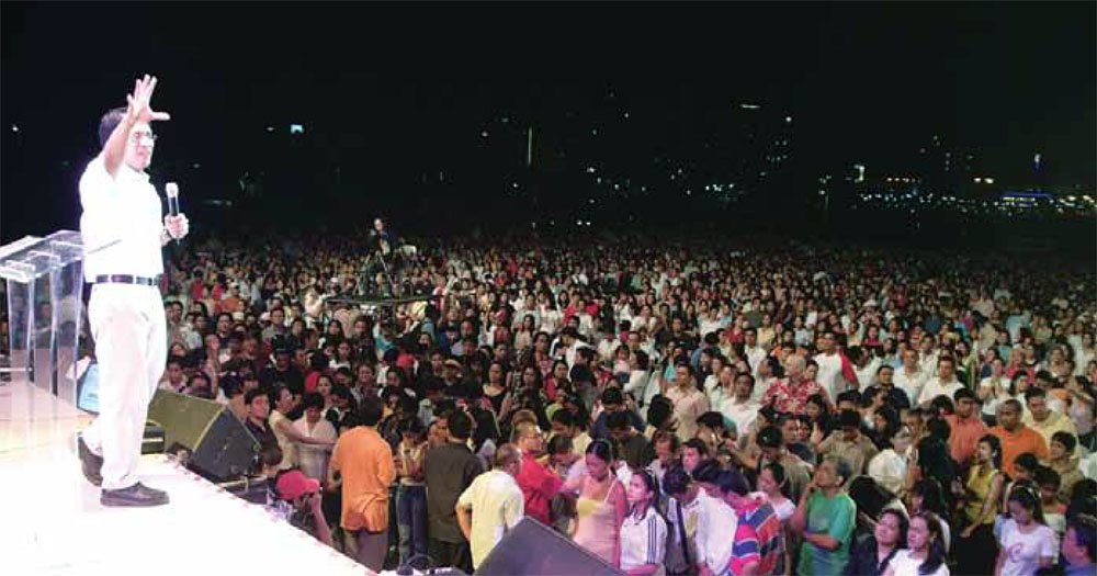 The Church in Crisis? A Catch-22 for Megachurches