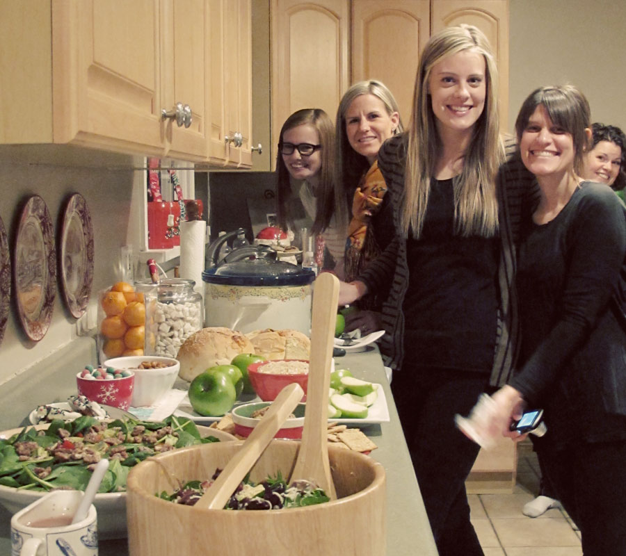 marta writes: a (candlelit) christmasy cousins party