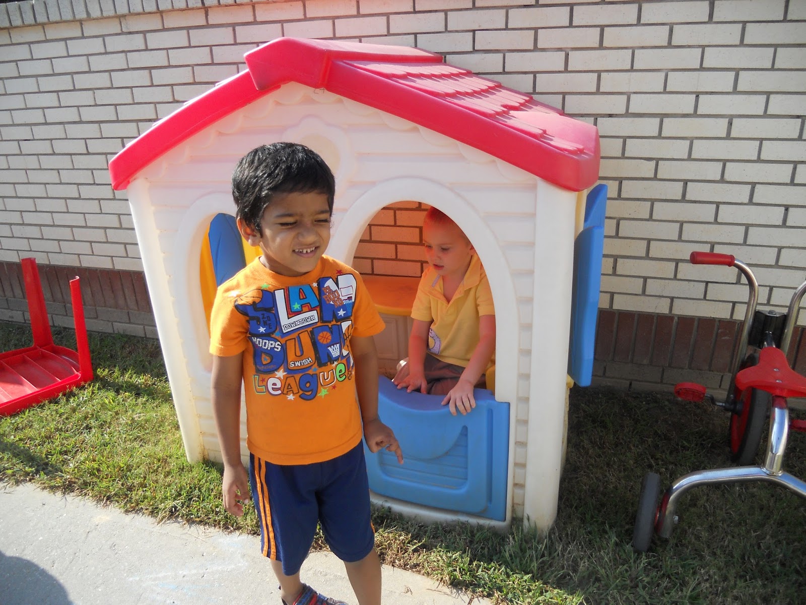 Miss Laura's Little Learners: Playing Outside (3 Yr Olds)