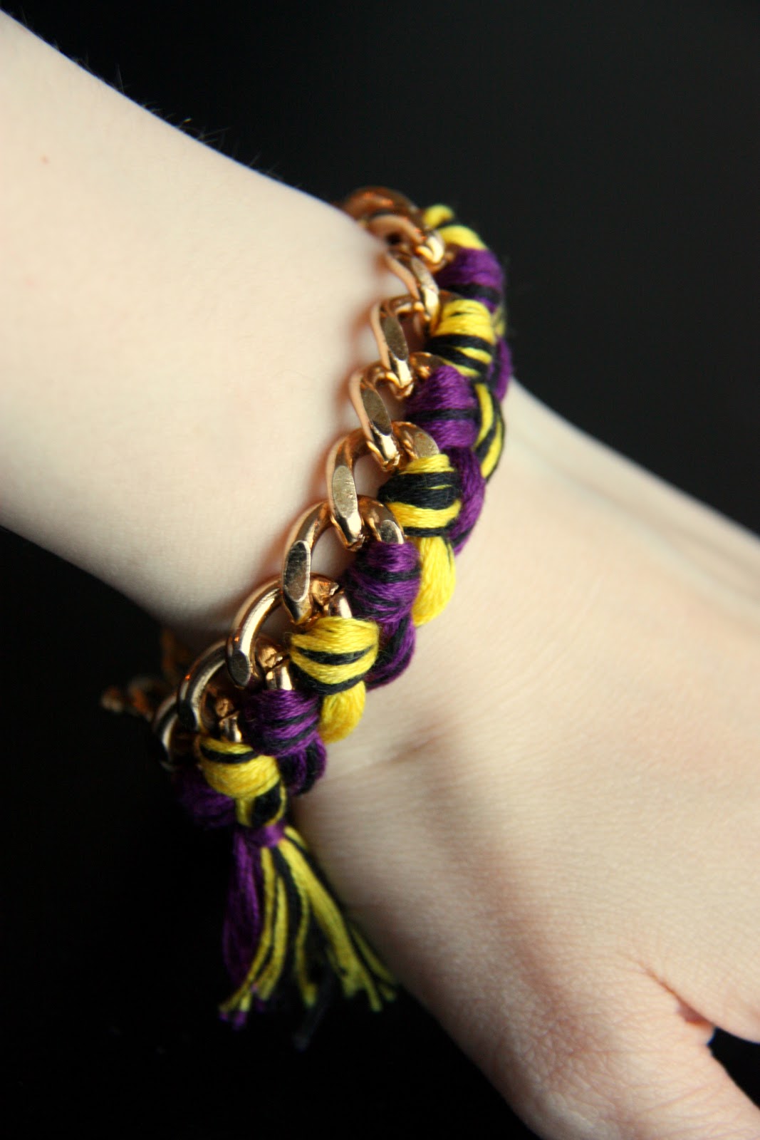 The Royal Bow: Armbånd med "flette"