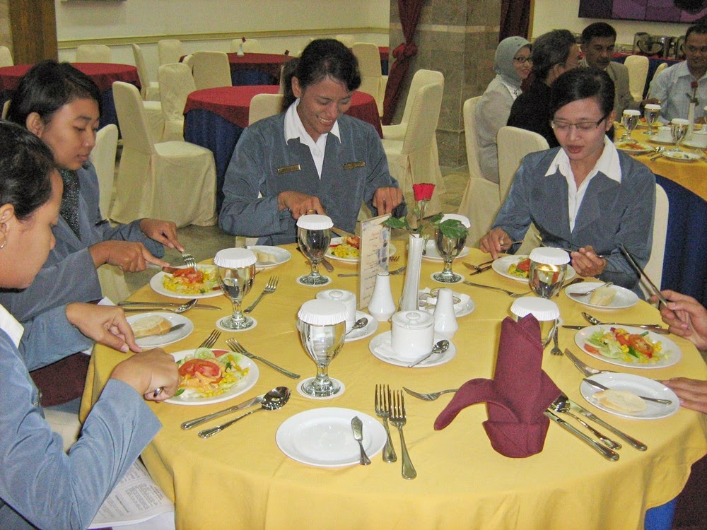 Indonesian Table manners