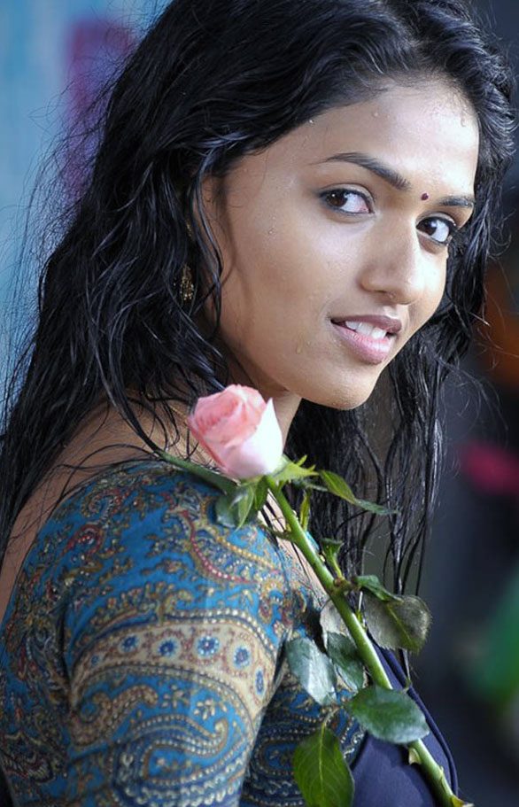 sunaina - Wallpapers