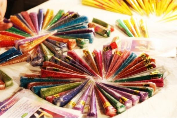 My-Diary: Eid Moon Night Chand Raat Shopping Activities Mehndi Choriyan ...