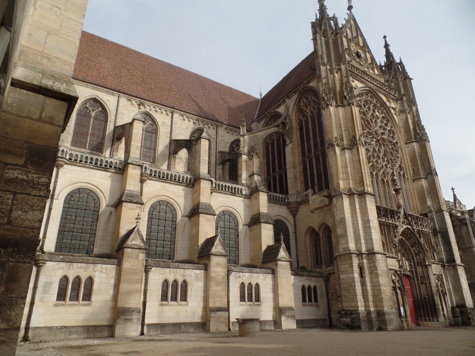 A corner of France: Sens cathedral