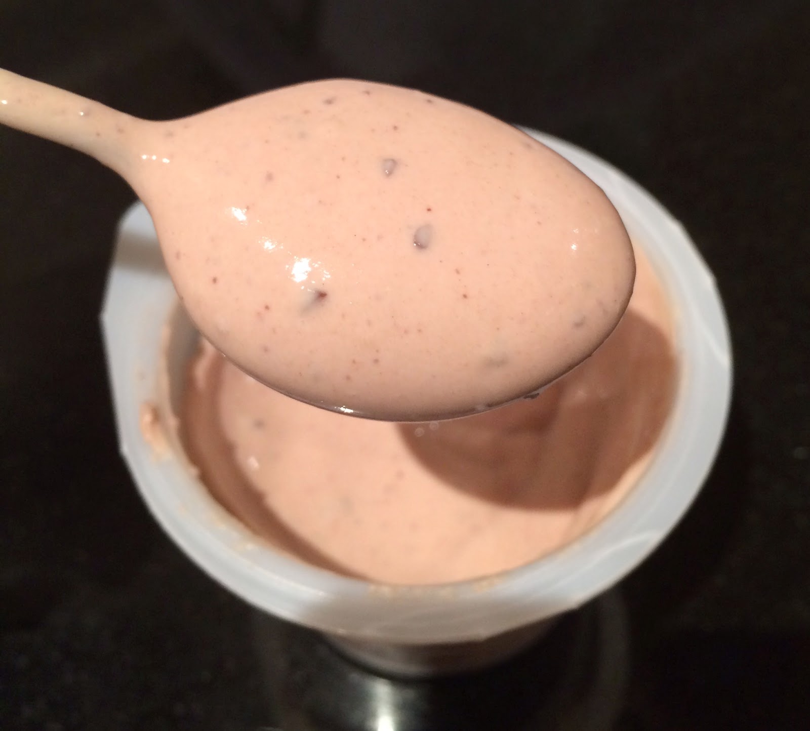 Chobani Greek Yogurt Indulgent Double Chocolate Chunk / チョバニ ギリシャヨーグルト ...