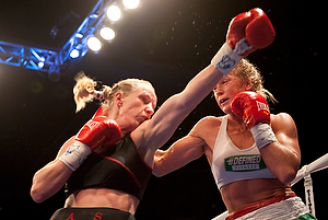 Córner do Leão: Holly Holm supera Anne Sophie Mathis em revanche