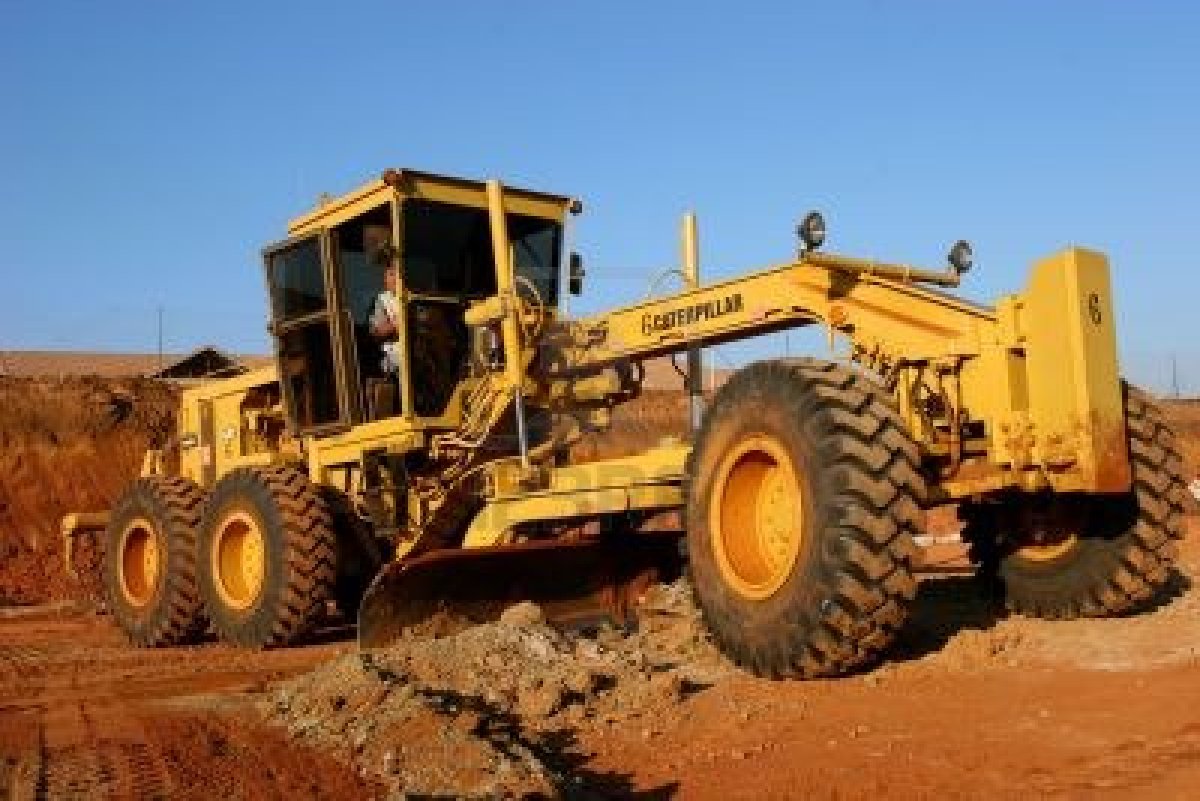 Earth Moving Equipment and machinery for road construction |Kompass ...