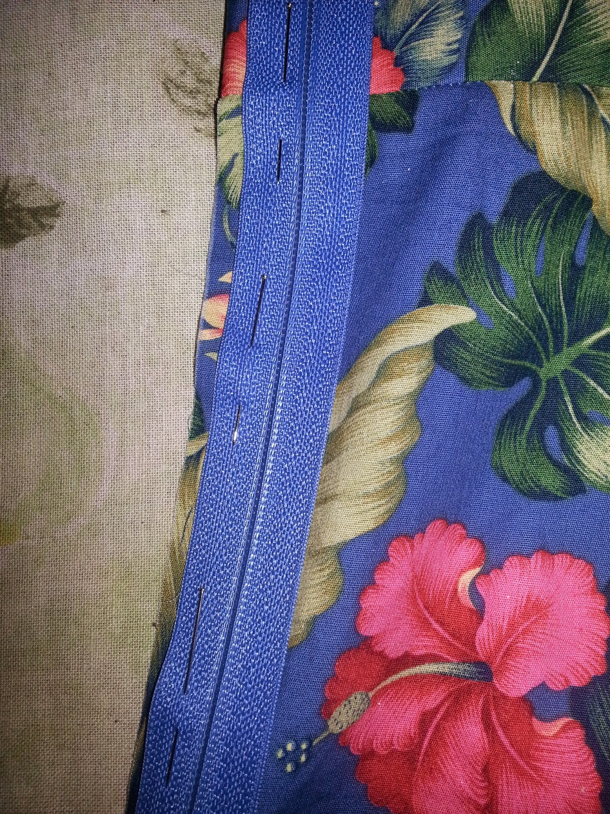 Nicole Needles: Hand Sewn Zips - How-to!