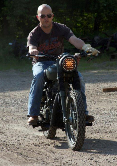 RoyalEnfields.com: Soldier's Royal Enfield Military looks battle hardened