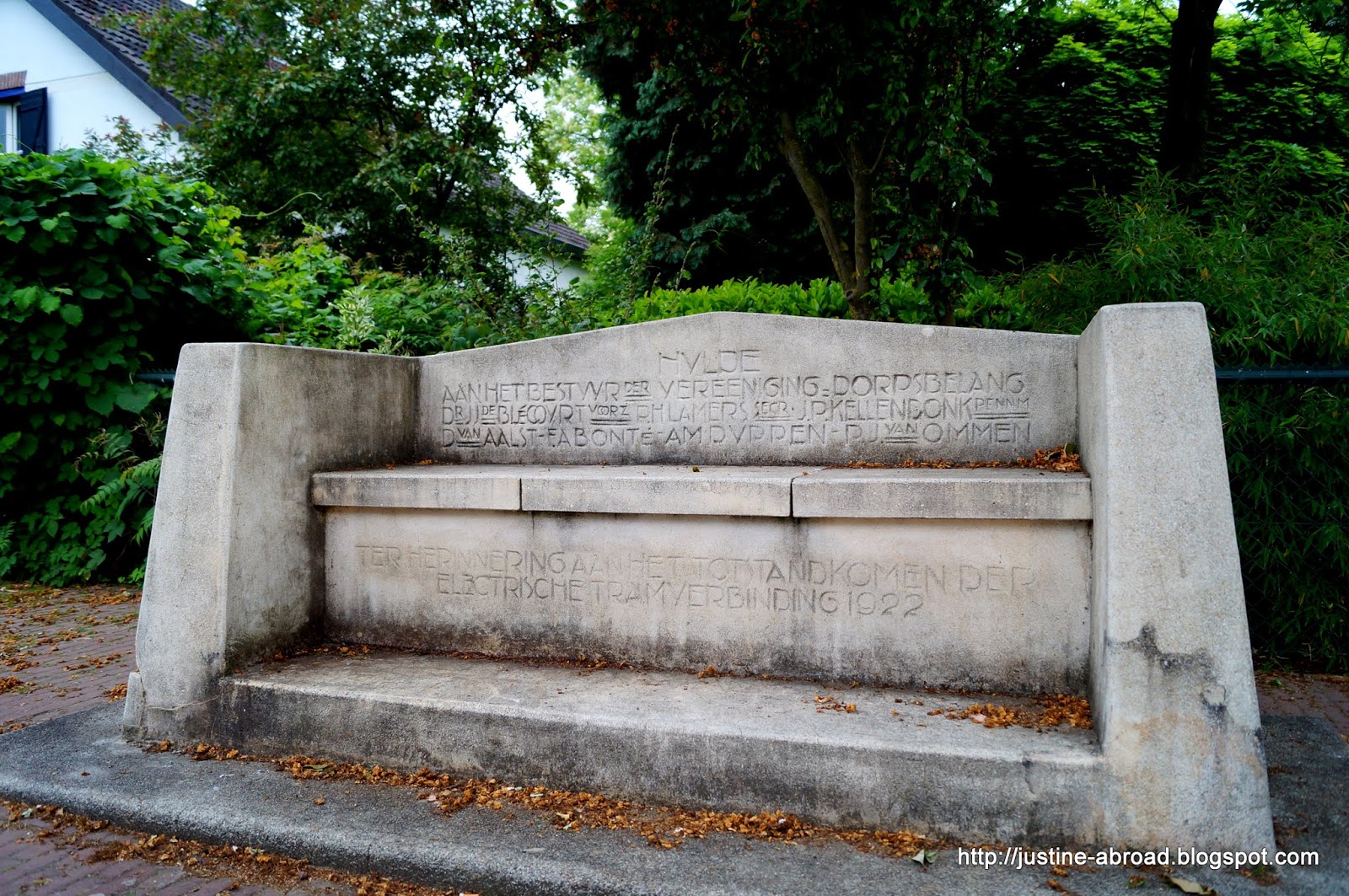 Pierwsze kroki w Nibylandii: A walk through Hees or other words "how I ...