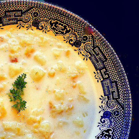 One Perfect Bite: Frugal Foodie Friday - Mo's Clam Chowder