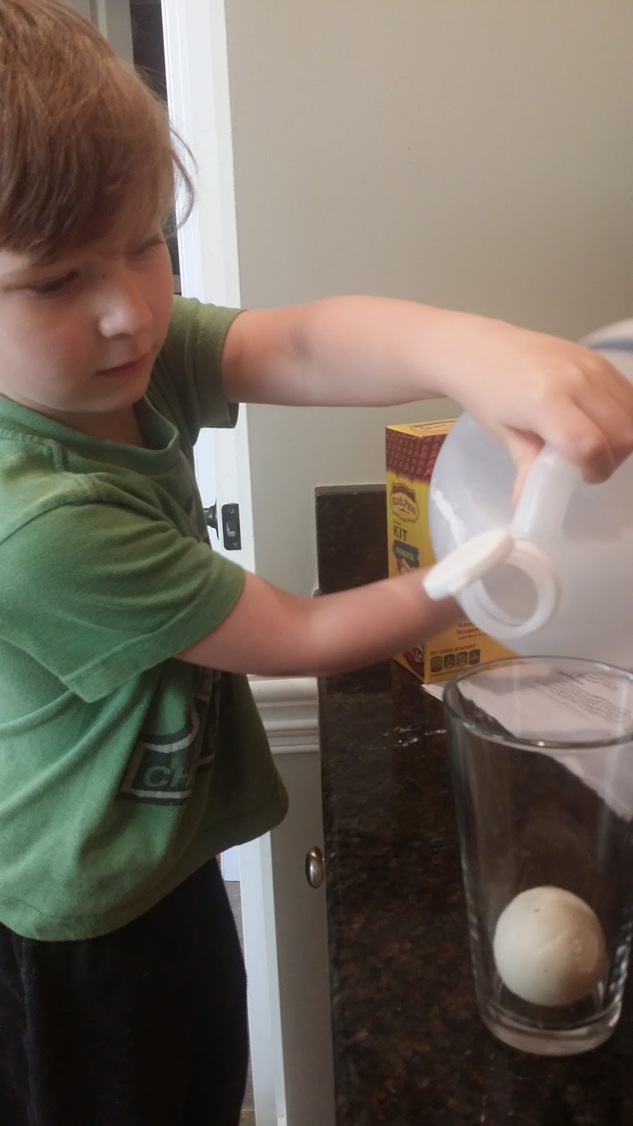 How to Make A Freaky Foldable Egg and BLOW your Friends Minds!!!