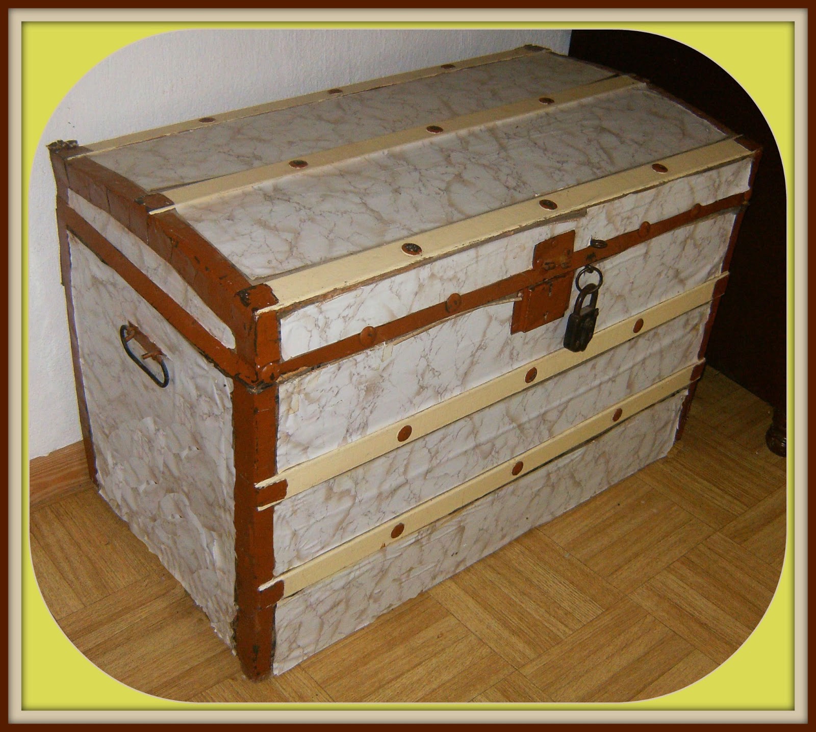 lila365idees: ΑΝΑΚΑΙΝΙΣΗ ΣΕ ΠΑΛΙΟ ΜΠΑΟΥΛΟ (RENOVATION OF OLD TRUNK)