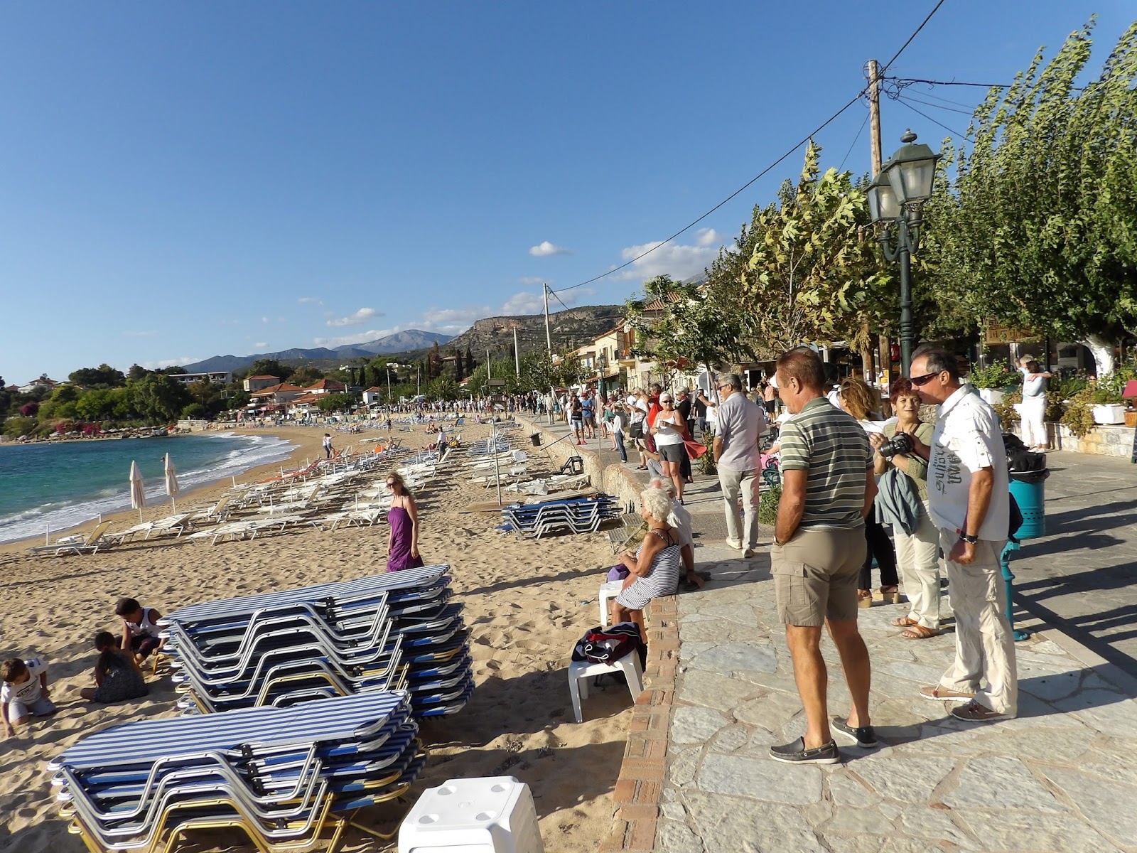 επι-δεξιος (ψάλτης): Μήνυμα με Συρτάκι από τη Στούπα του Ζορμπά και του ...