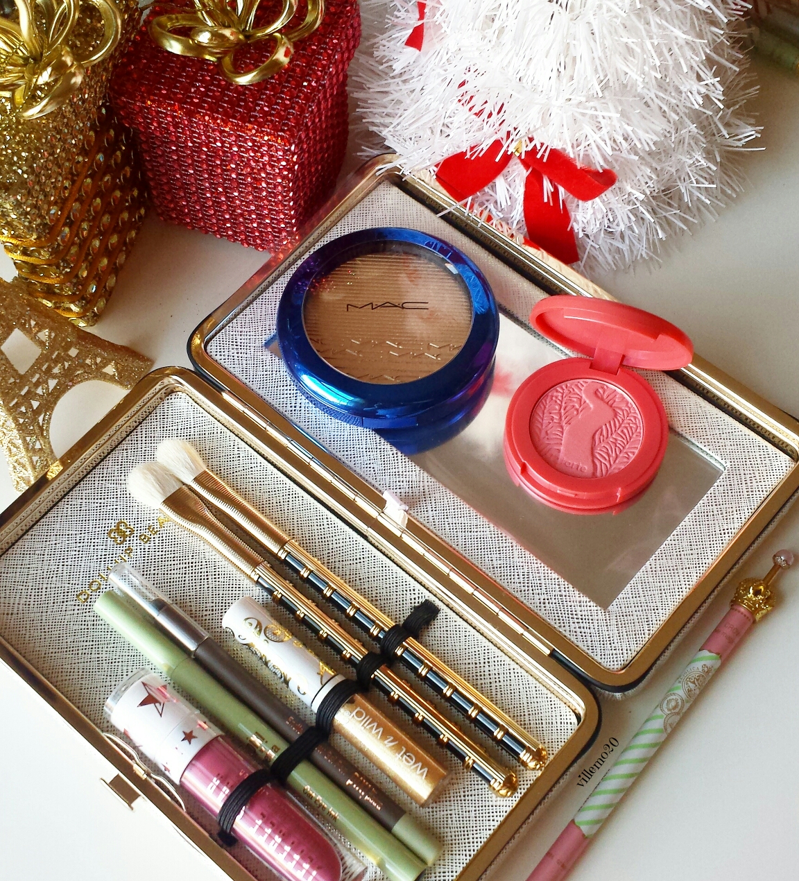 Dollup Beauty Compact Makeup Case
