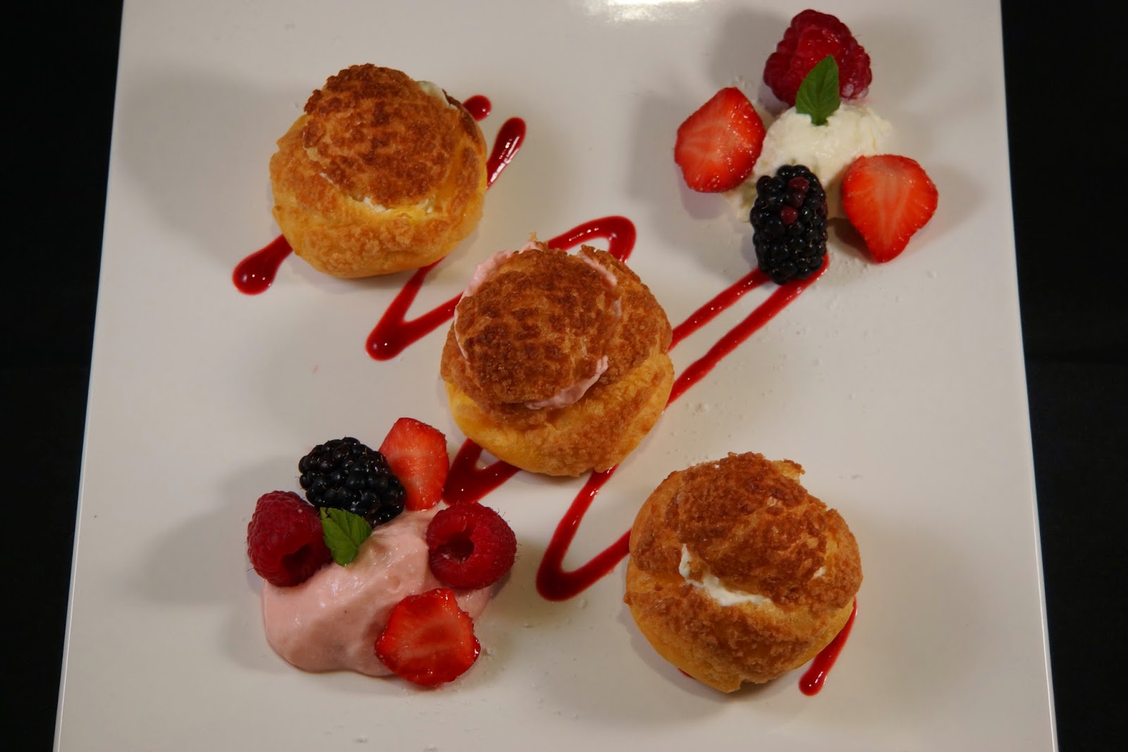 Choux craquelins aux 2 chantilly : citron vert et fraises