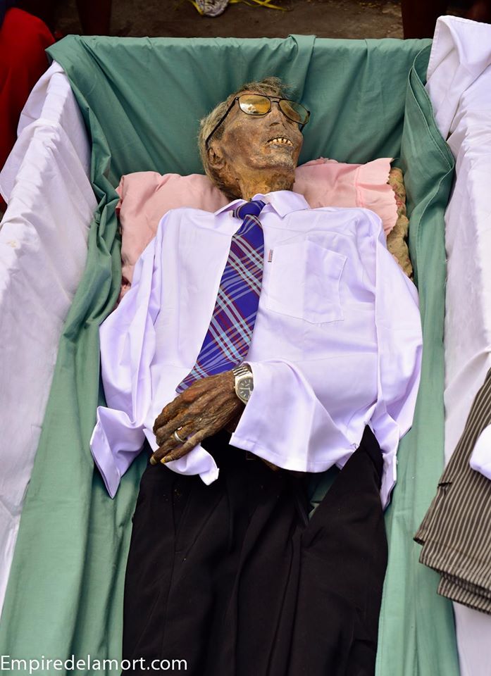 Deformutilation: Ma'nene Ritual - Corpse Cleaning