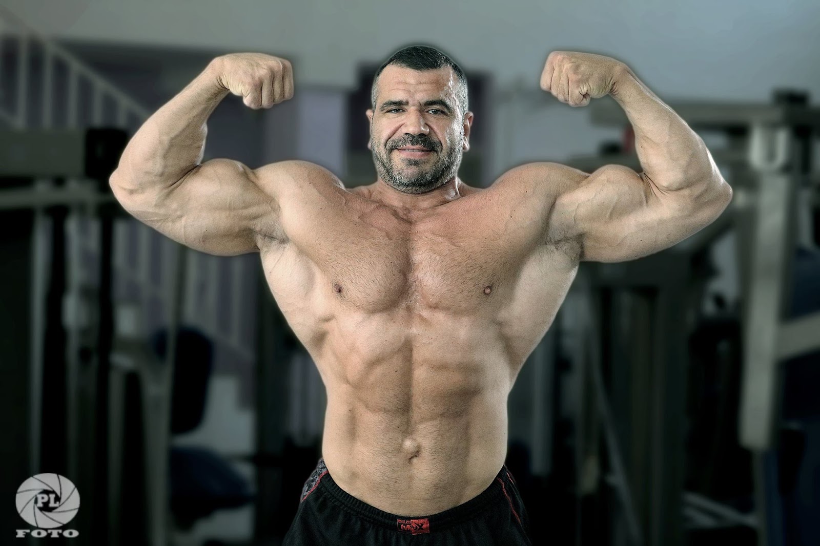 Muscle Lover: Spanish master bodybuilder Toni Lloret (2)