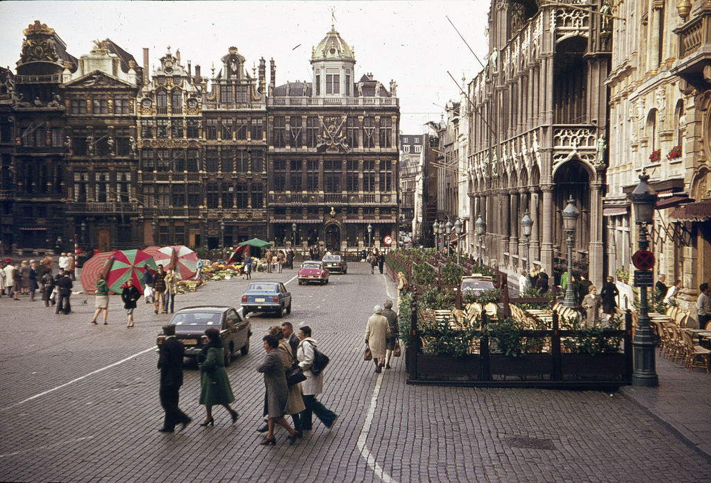31 Impressive Pictures Give A Look Back to the Change of Europe in the ...