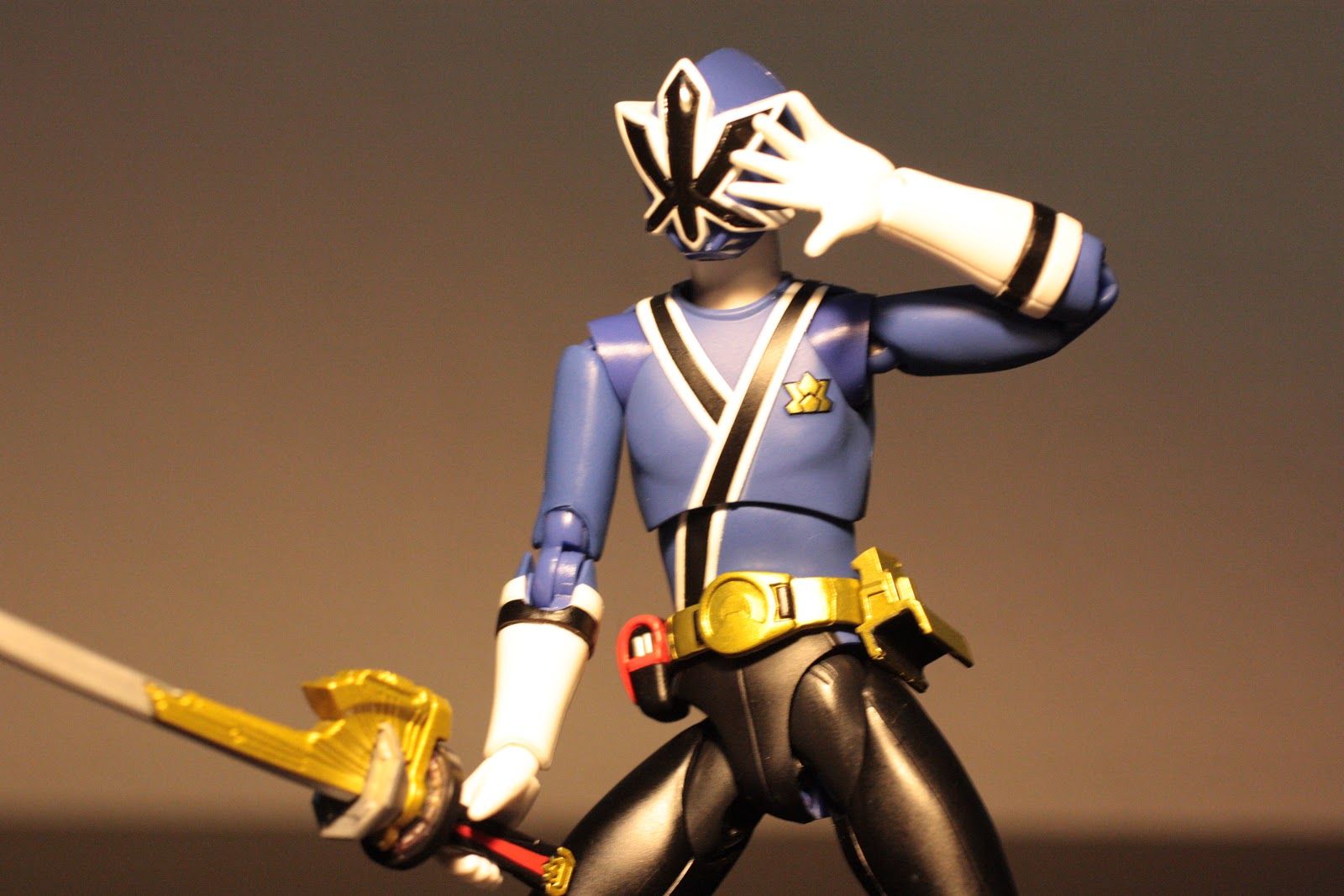 Firestarter's Blog: Toy Review: SH Figuarts Shinken Blue