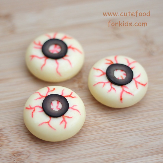 Cute Food For Kids?: Healthy Halloween Snack: Cheese Eyeballs