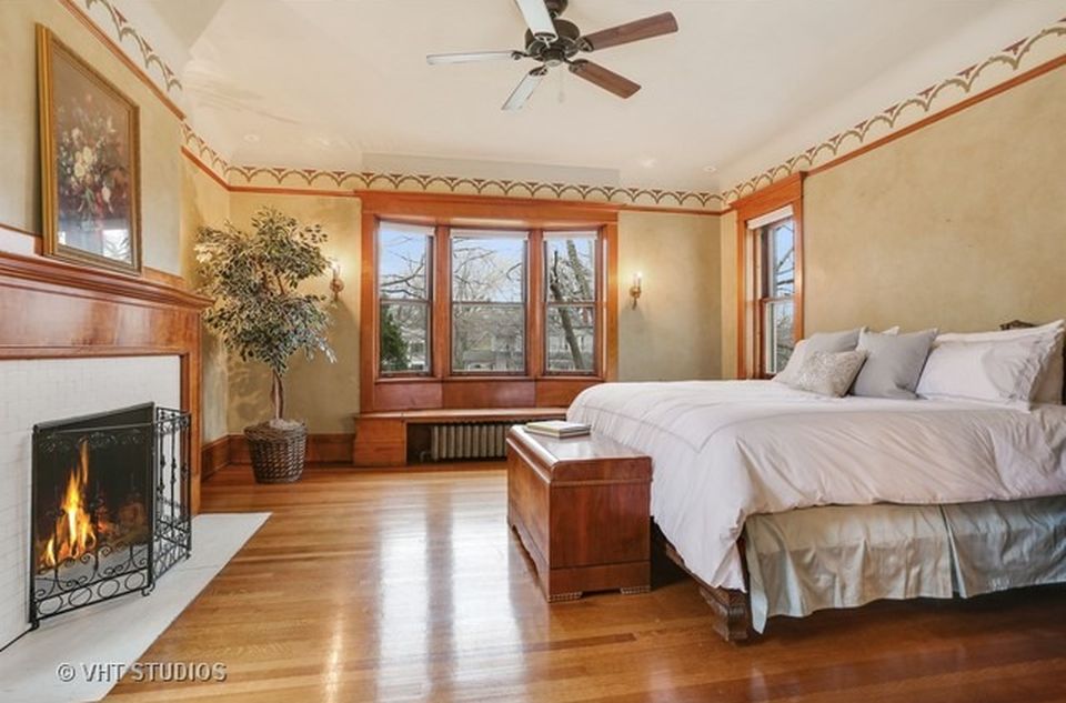 Sweet House Dreams: 1905 Limestone Tudor in Oak Park, Illinois