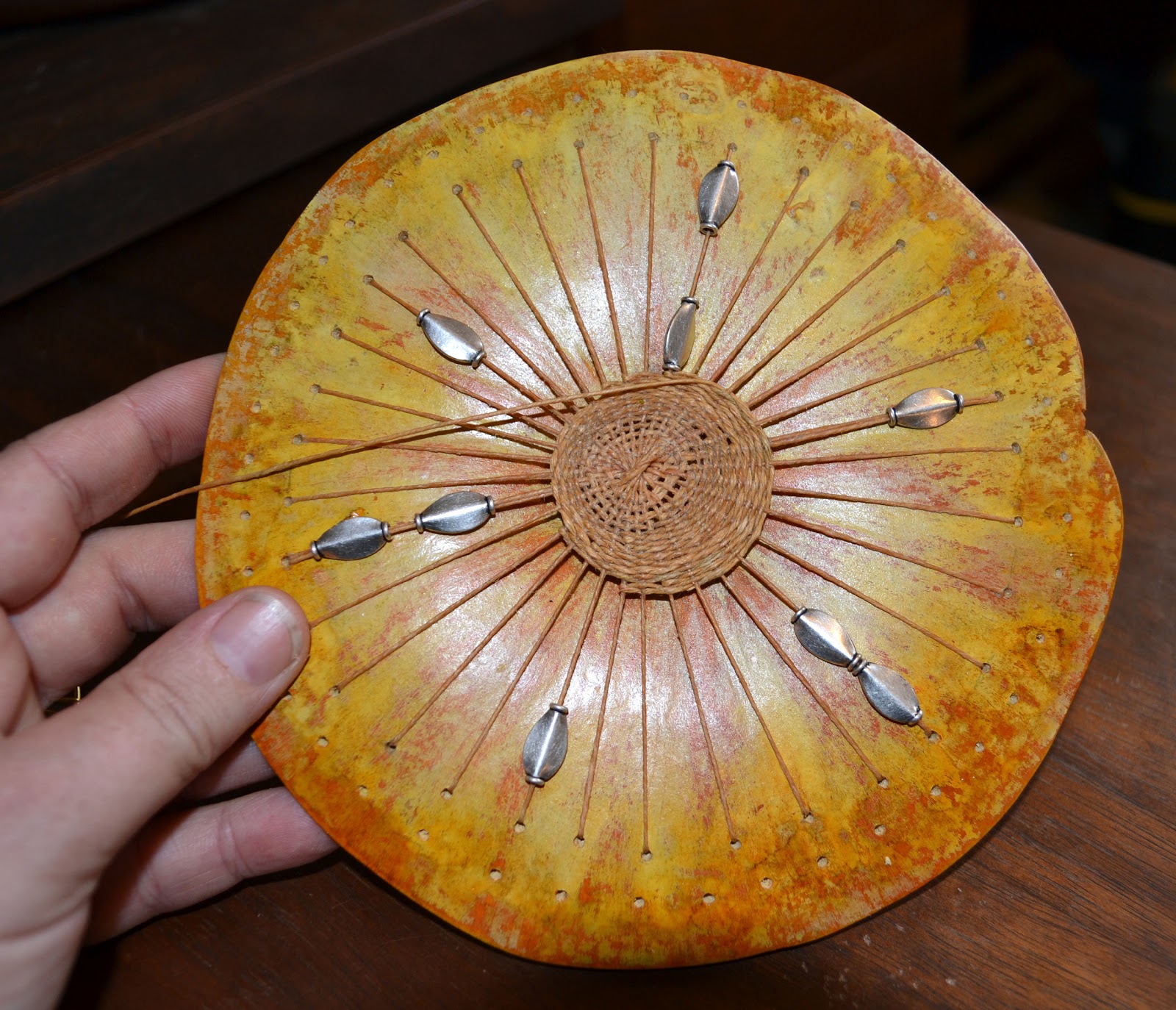 Tangible Daydreams: Teneriffe weaving on the gourd lid