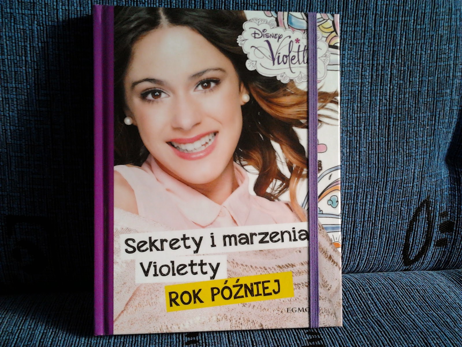 Świat Violetty: [Recenzja] Sekrety i marzenia Violetty- rok później