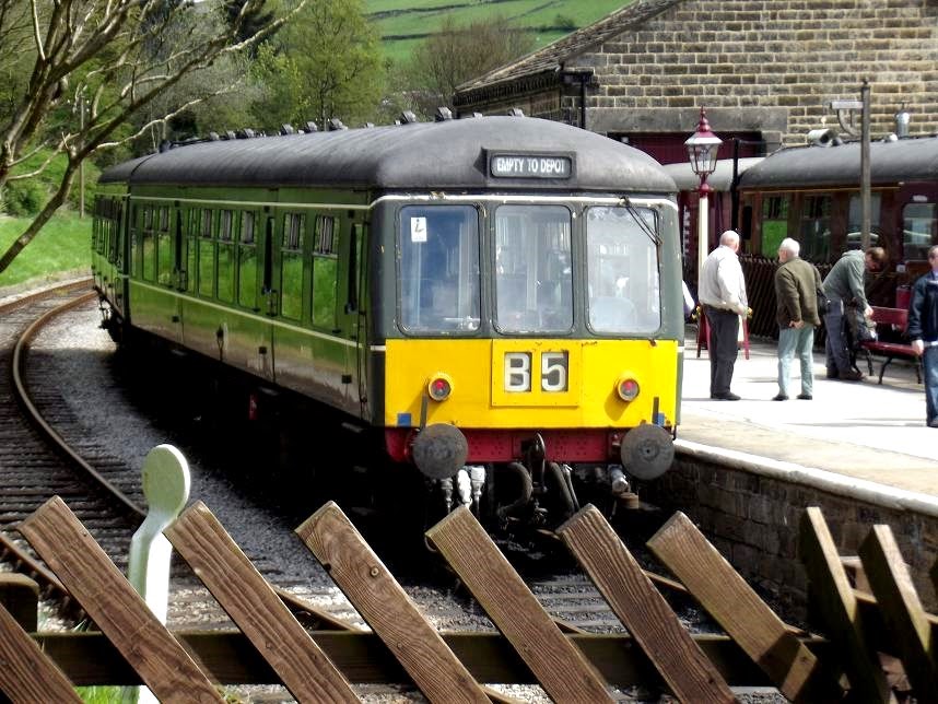 Steam Memories: Derby Lightweight Diesel Multiple Unit Class 108 No’s ...