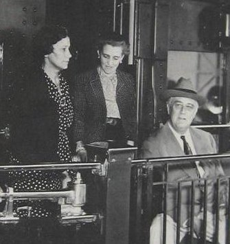 BIG OLD HOUSES: A Little Paint