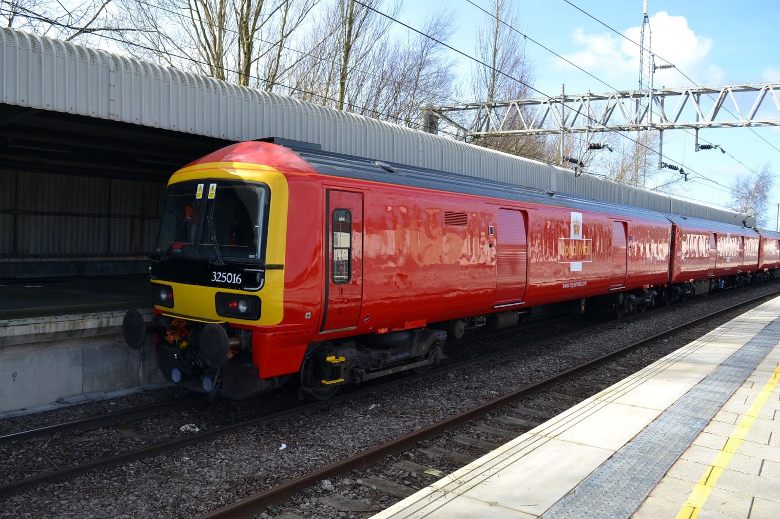 British Diesels and Electrics: Class 325