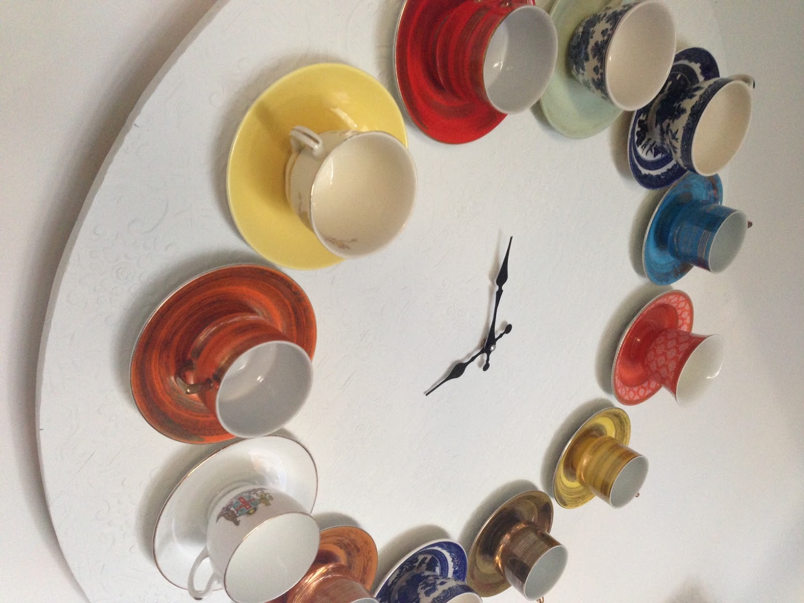 beautiful junk: tea cup clock