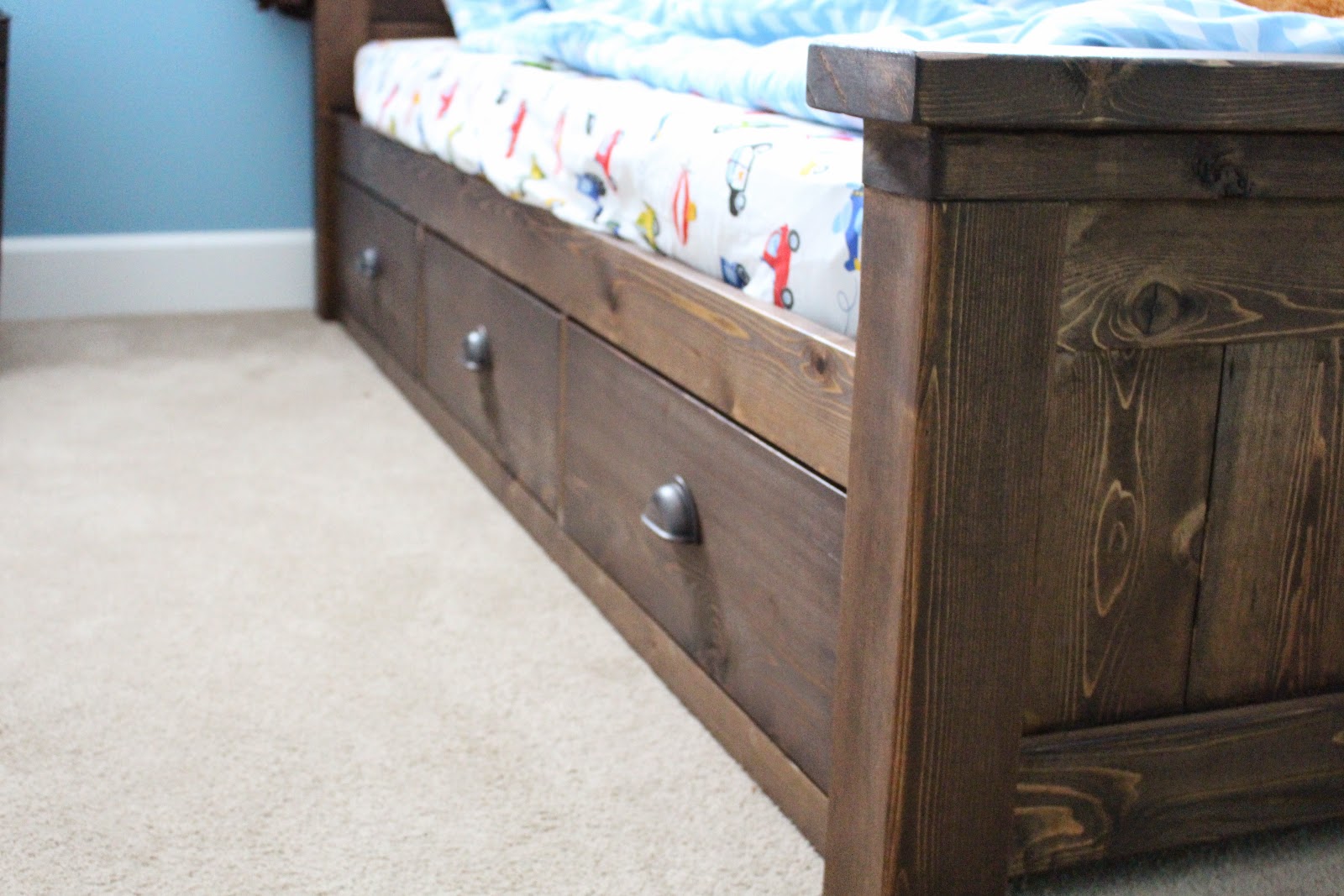 Silvs Custom Creations: Custom Kids Bed with Six Drawers