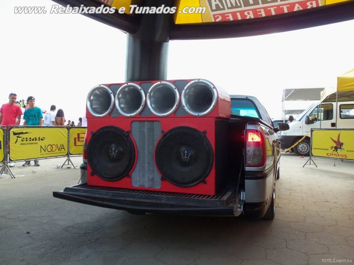 Saveiro G2 com ótimo som automotivo - Rebaixados e Tunados
