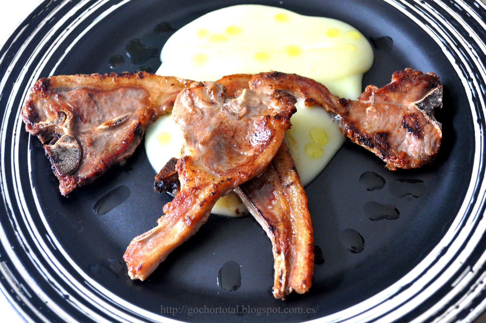 GOCHORTOTAL: CHULETAS DE CORDERO CON SALSA DE MANZANA,CURRI Y MIEL