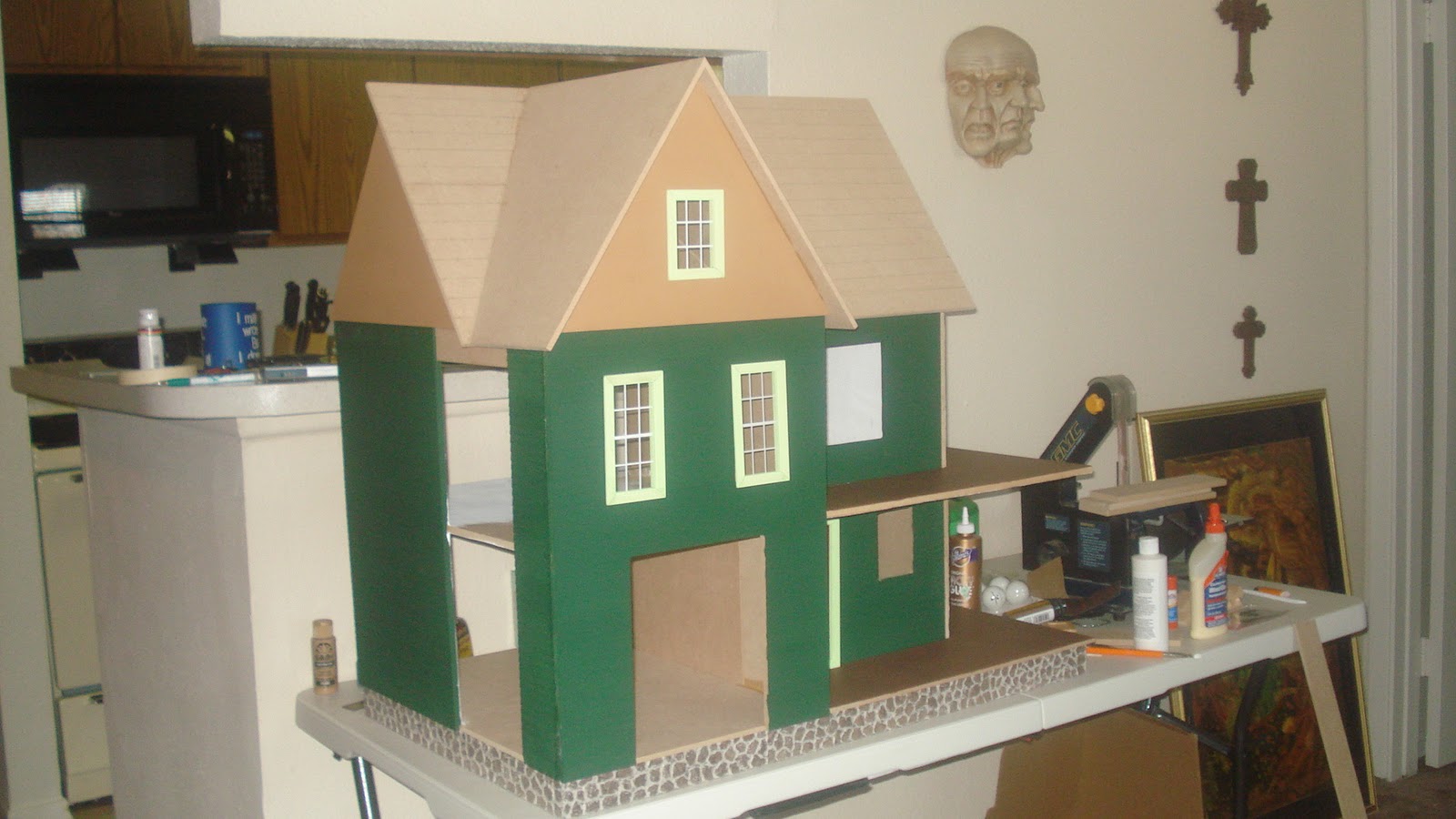 Mindy Max Miniatures: More work on Victoria's Farmhouse